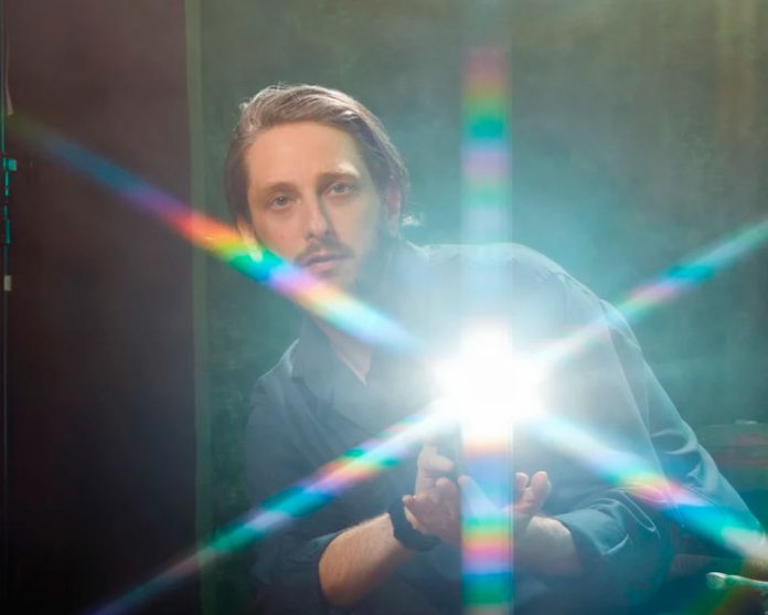 Oneohtrix Point Never anuncia o álbum 'Magic Oneohtrix Point Never' e ...