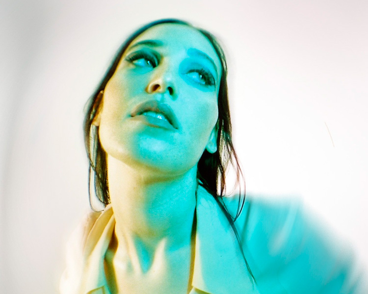Hatchie lança o fascinante single "This Enchanted" para promover novo disco